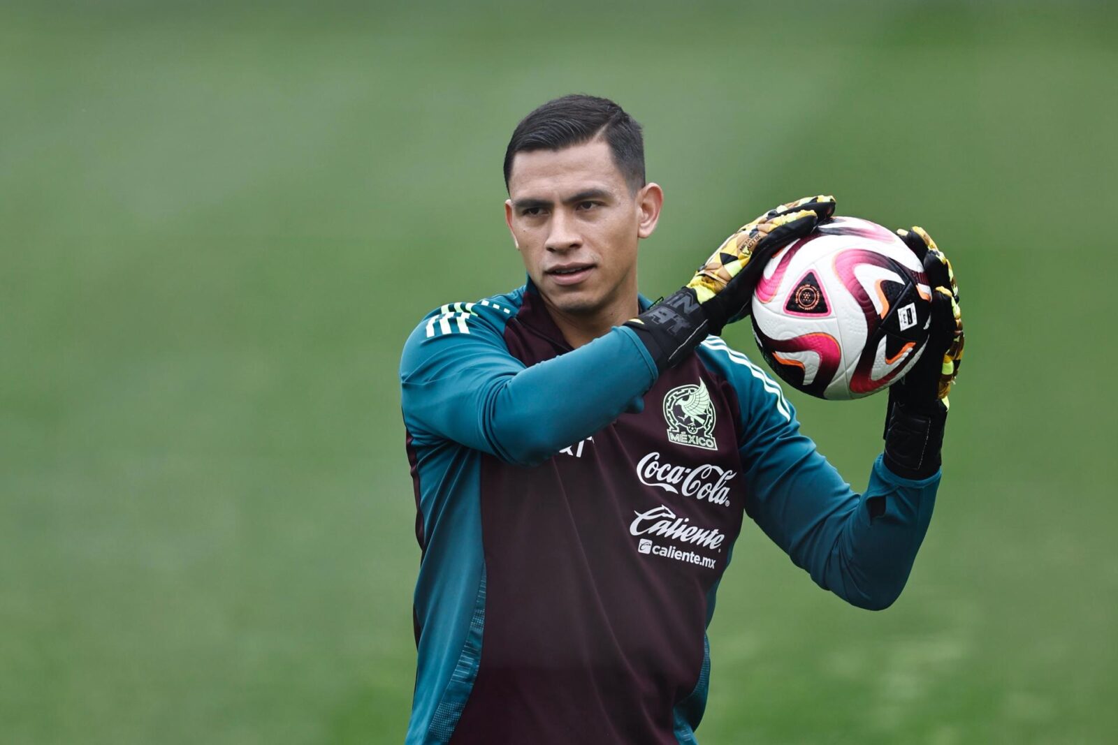 ¡Larga recuperación! Se confirma el tiempo de baja de Luis Malagón ...